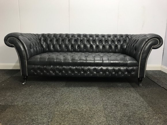 Chesterfield classic style sofa store